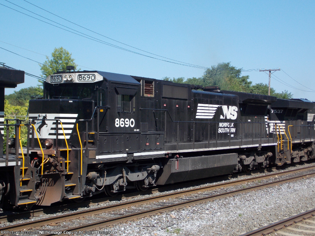 NS 8690